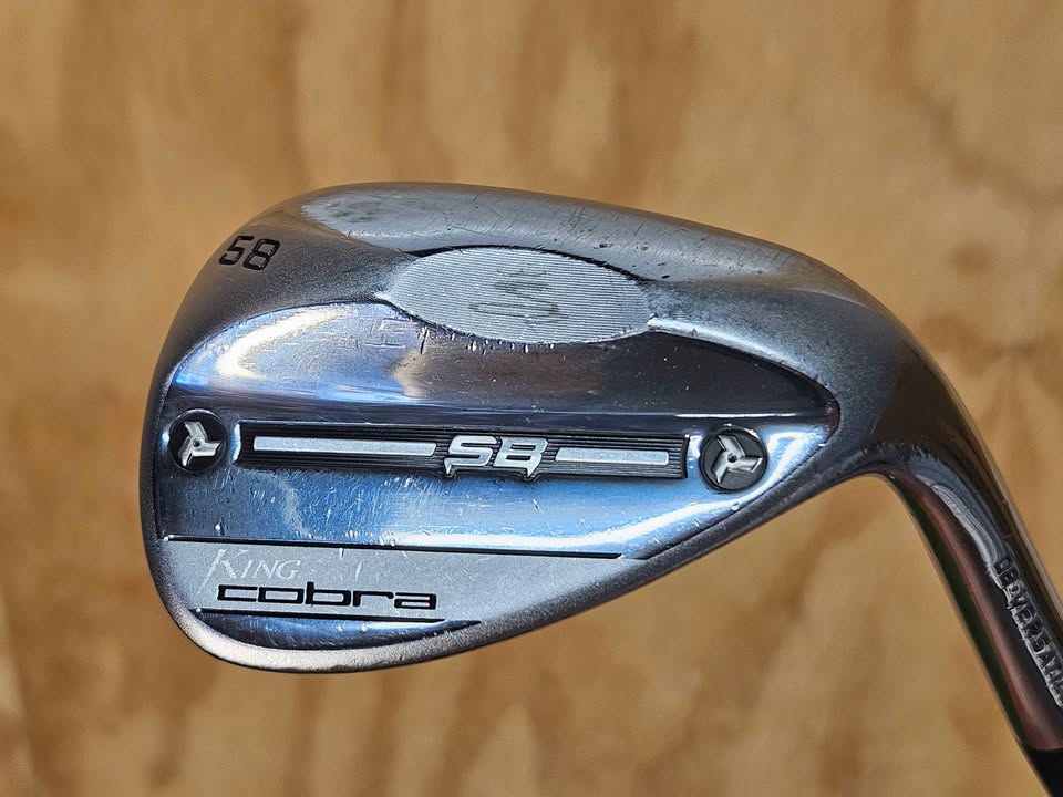 Cobra SnakeBite 58 degree Wedge RH golf club – Smooth Shafts